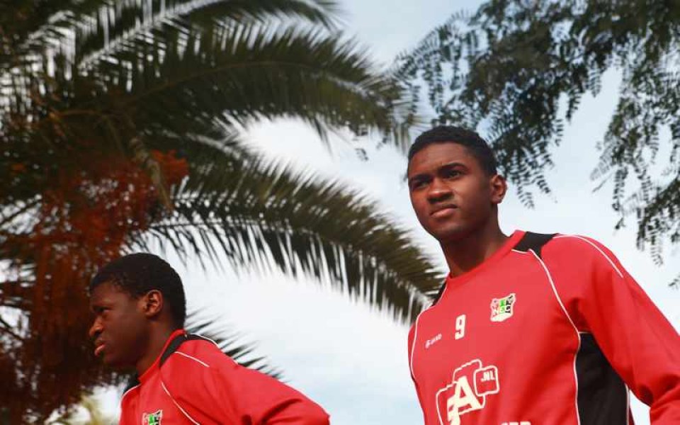 N.E.C. - N.E.C. niet in zee met Elton Monteiro