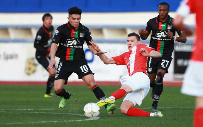 N.E.C. - Bellen met Sotogrande - Navarone Foor