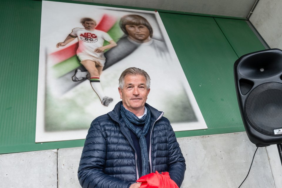 N.E.C. - De terugkeer van de helden van weleer