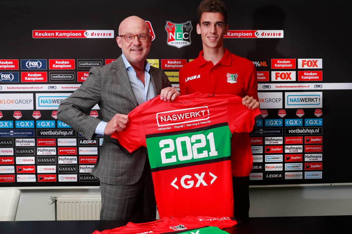 N.E.C. - Cas Odenthal tekent eerste profcontract bij N.E.C.
