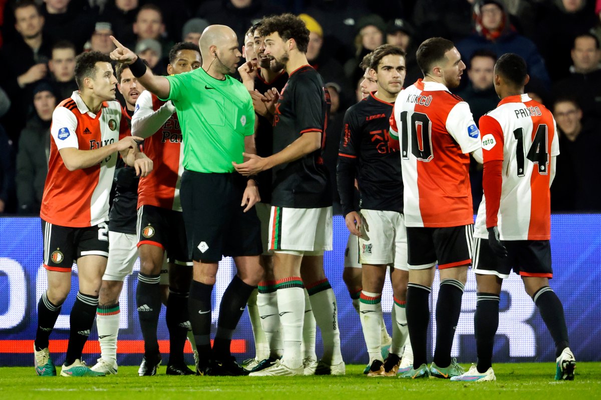 N.E.C. - Commissie van beroep stelt N.E.C. ook in het gelijk; Philippe ...