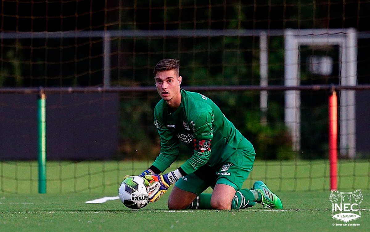 N.E.C. - Joshua Smits langere tijd uit de roulatie