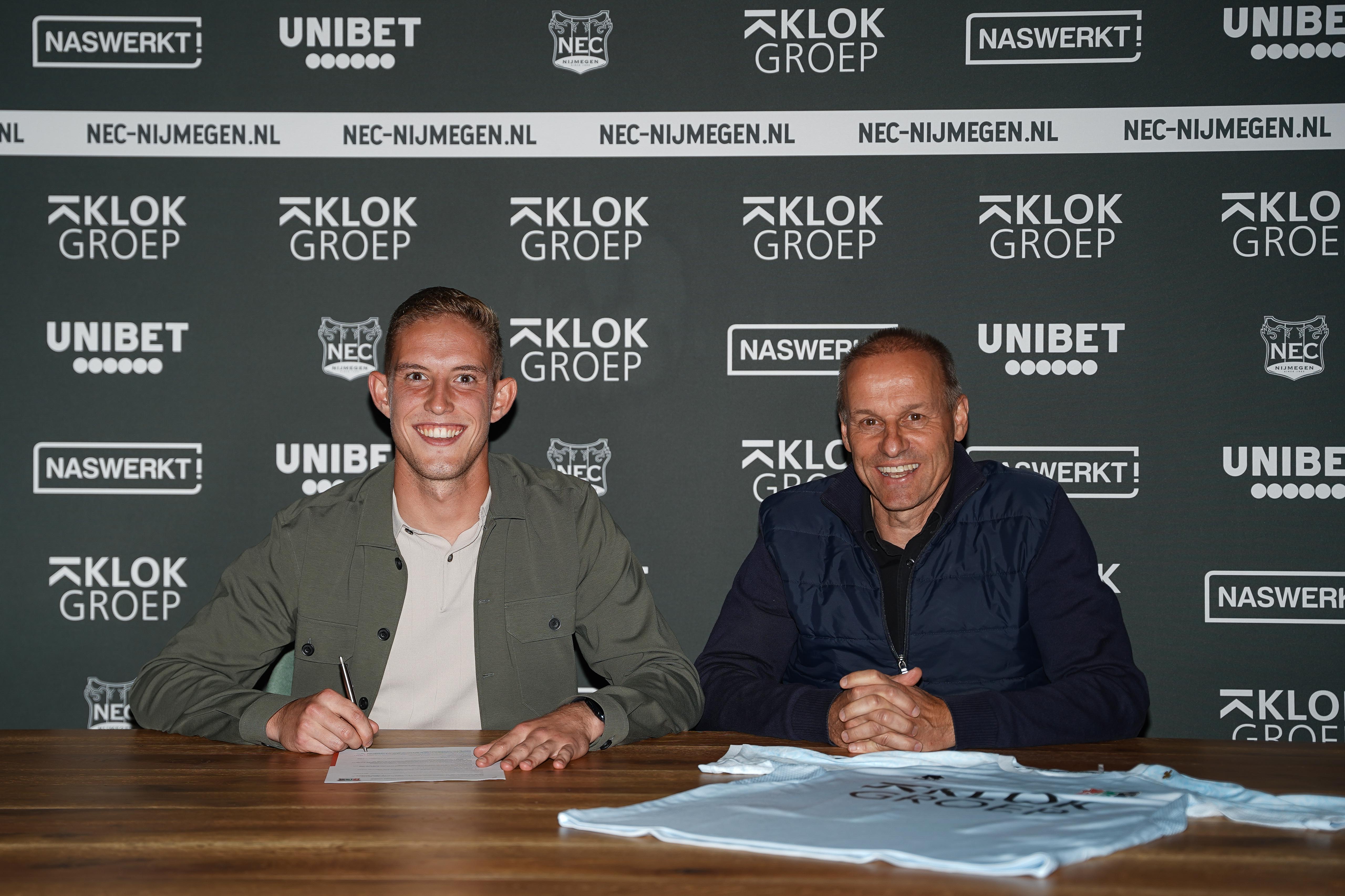 N.E.C. - Rijk Janse tekent eerste profcontract bij N.E.C.