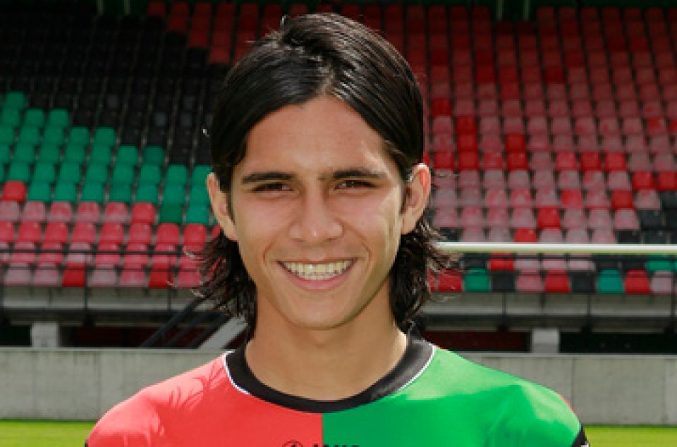 N.E.C. - Zes debutanten bij N.E.C.