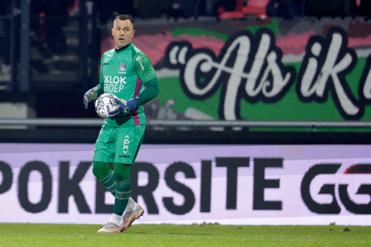 N.E.C. - N.E.C. en Danny Vukovic per direct uit elkaar
