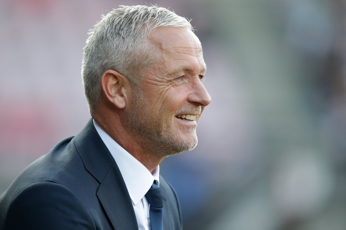 N.E.C. - Jack de Gier: 'De messen zullen geslepen zijn'