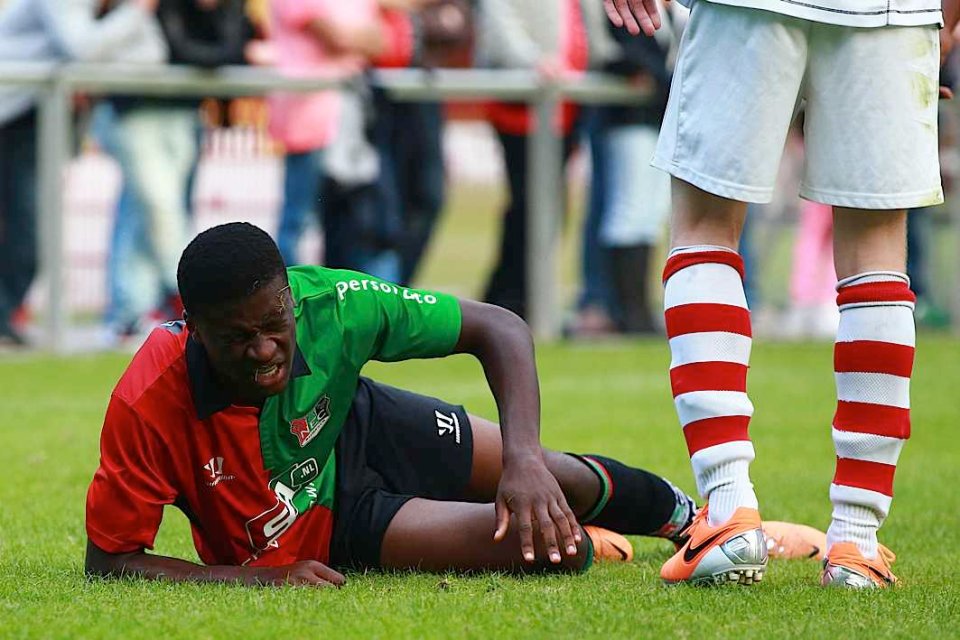 N.E.C. - Enkelblessure Abdul Bai Kamara