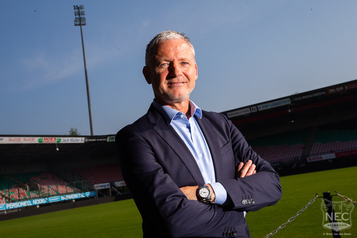 N.E.C. - Jack de Gier ondertekent driejarig contract bij N.E.C.