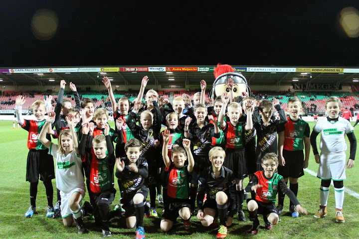 N.E.C. - Foto's mascottes N.E.C. - NAC Breda